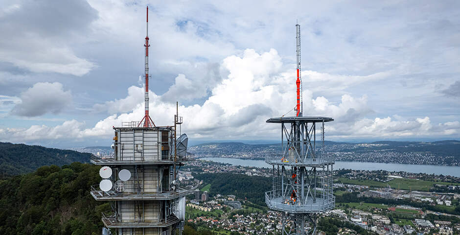 Neuer Mast auf der Felsenegg nimmt Betrieb auf | Swisscom